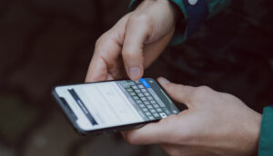 How to Handle Dead Pixels on an iPhone - Tech Review Advisor