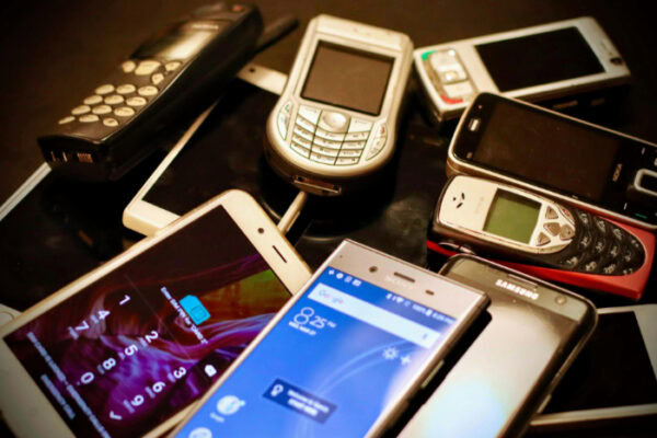 GSM vs. CDMA: What Makes Each Network Unique