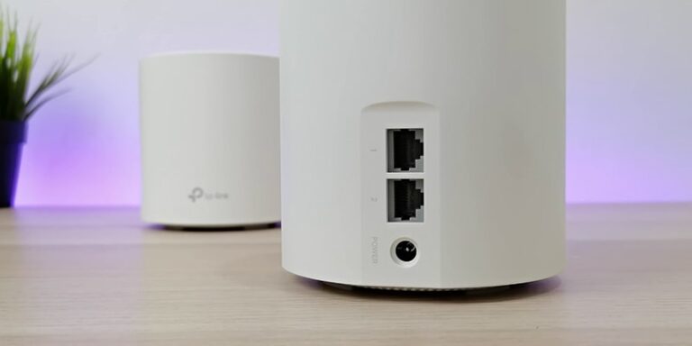 Wi-Fi Mesh Network vs. Range Extender: Which to Pick?