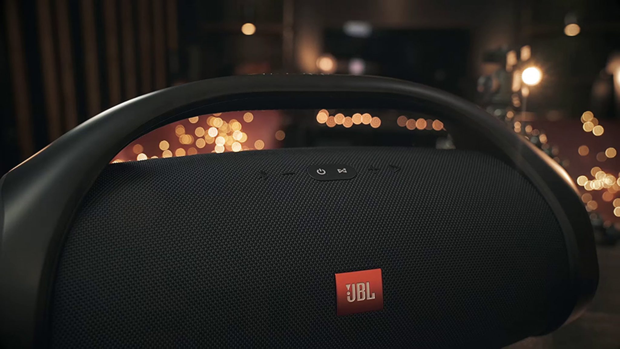JBL Boombox Review - Tech Review Advisor