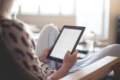 Kindle vs. iPad for Reading: Focus or Features?