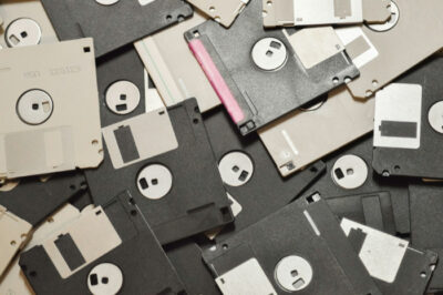 What Is a Floppy Disk Drive? How It Shaped Early Computing