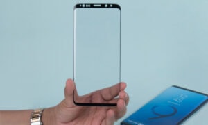 Tempered Glass vs. Plastic Screen Protectors: Pros & Cons