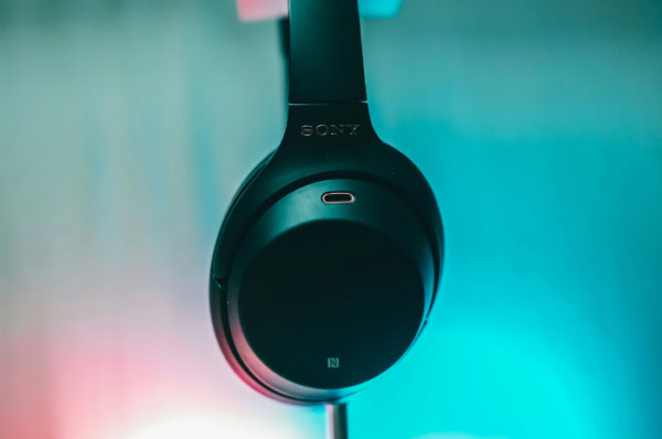 What Is NFC and How Does It Work? Technology Behind the Tap