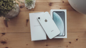 iPhone X vs. XR: Clash of the Apple Giants - Tech Review Advisor